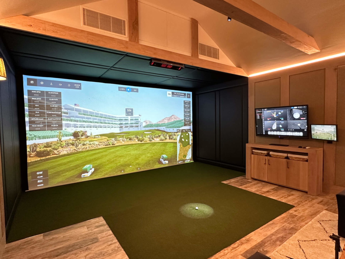 Uneekor Eye Xo Golf Simulator With Custom Wall Panels - Oxfordshire ...